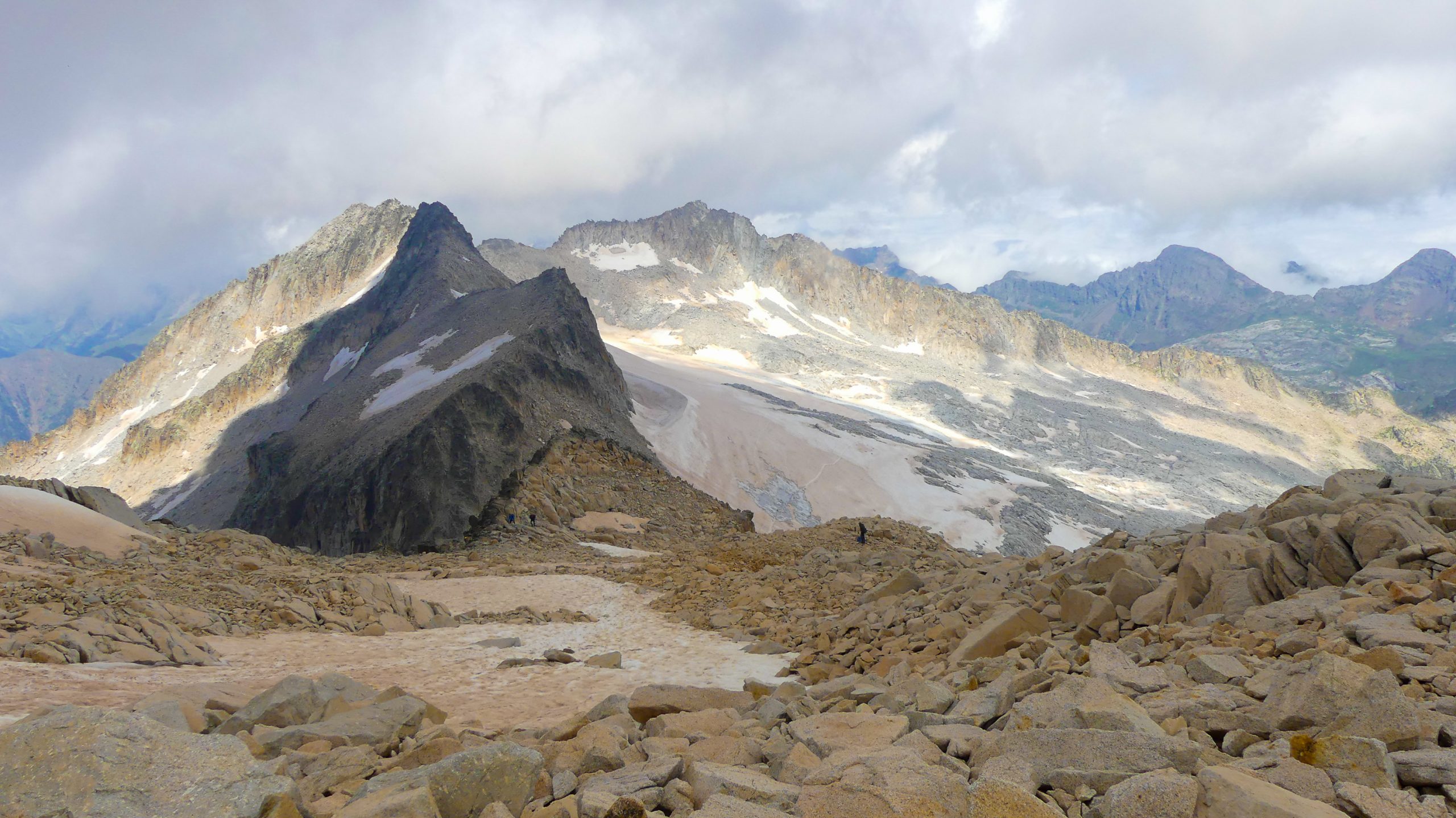 Les glaciers des Pyrénées reculent à grande vitesse - Élucid