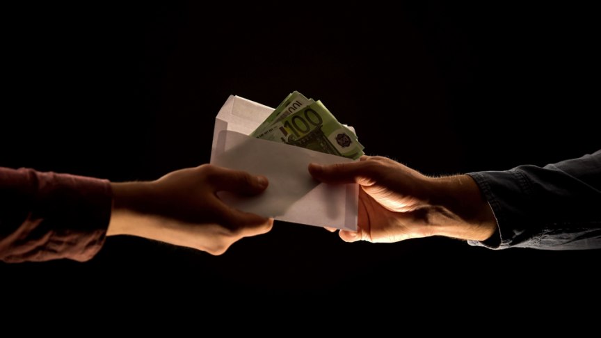 Corruption en France : dix ans de dérive qui fragilisent l’État de ...